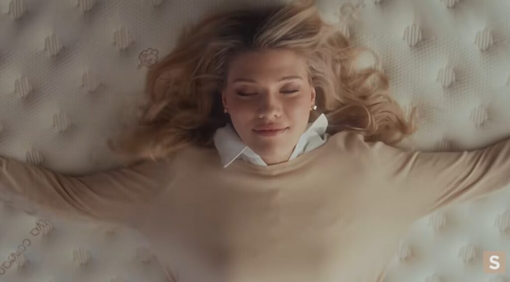 Acting Magazine Who is the blonde actress in the Saatva commercial ...